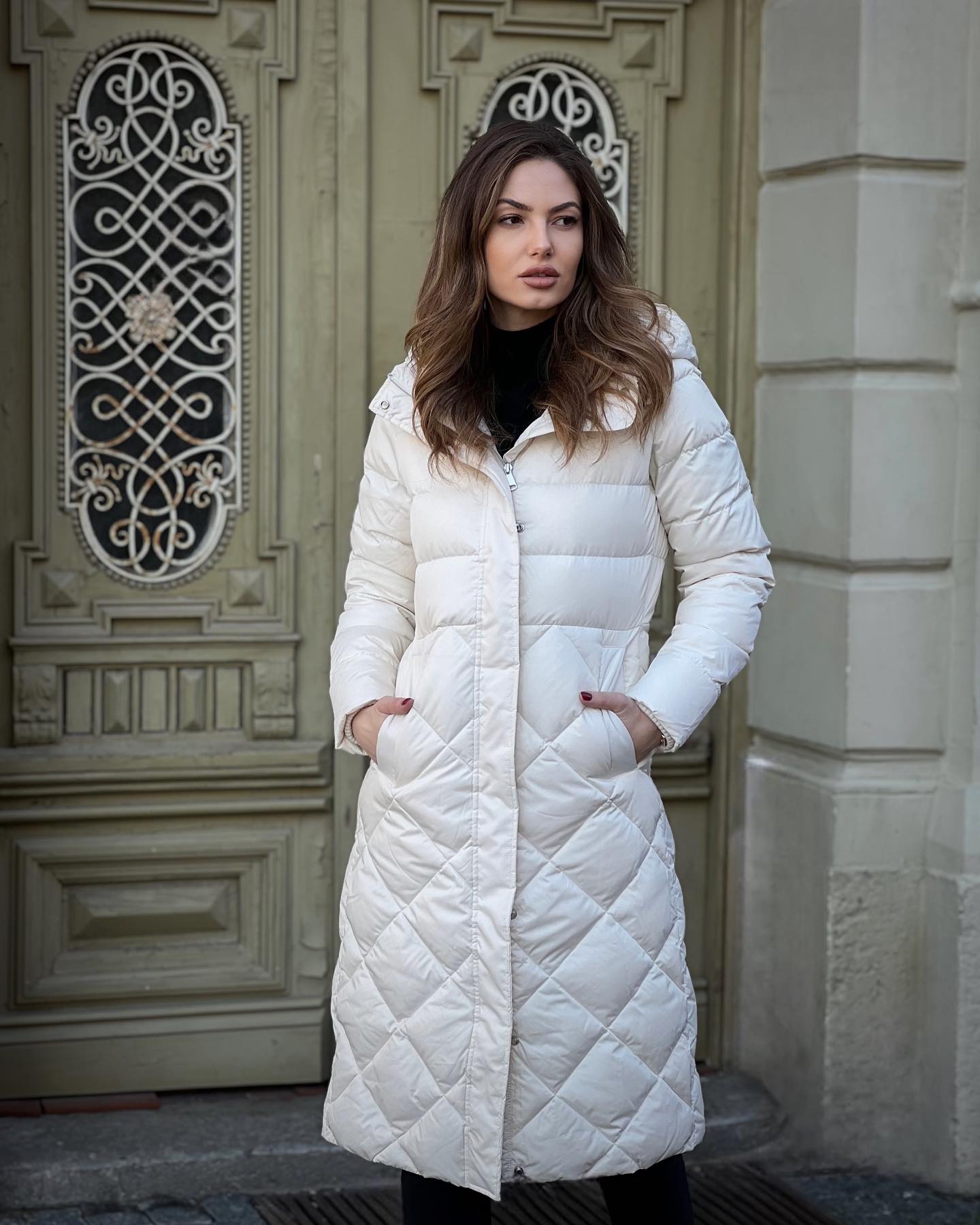 Izdvojili smo 5 dugih ženskih jakni koje su u trendu ove sezone